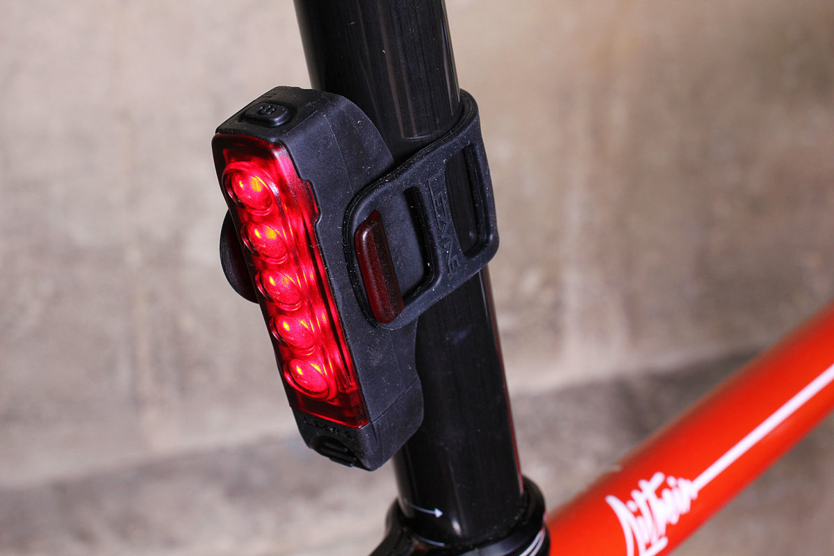 Комплект света Lezyne Strip Drive Pair (300/150 Lumens) черный Черный ...